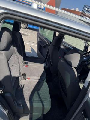 Pelēks Volkswagen Touran 2003 Klaipėda, ar dzinēja tilpumu 1.97 L un nobraukumu 398 tūkst. km par 1300 €, foto 6 vietnē AUTOMOTO.COM.LV