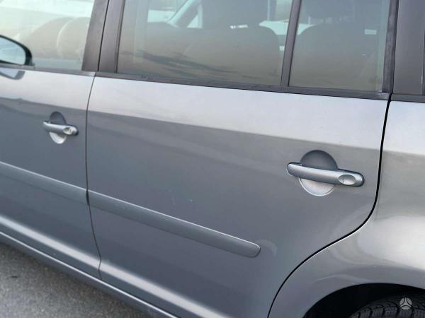 Grey Volkswagen Touran 2003 in Vilnius, with an engine capacity of 1.90 L and mileage of 386 thousand km for 1850 €, photo 9 on AUTOMOTO.COM.LV