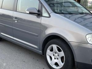 Серый Фольксваген Туран 2003 в Вильнюс, объемом двигателя 1.90 л и пробегом 386 тыс. км за 1850 €, фото 13 на AUTOMOTO.COM.LV