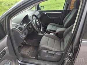 Pelēks Volkswagen Touran 2003 Valmiera, ar dzinēja tilpumu 2.00 L un nobraukumu 330 tūkst. km par 1800 €, foto 6 vietnē AUTOMOTO.COM.LV