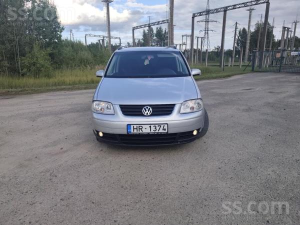 Серый Фольксваген Туран 2003 в Мадона, объемом двигателя 1.90 л и пробегом 326 тыс. км за 1300 €, фото 2 на AUTOMOTO.COM.LV