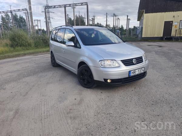 Серый Фольксваген Туран 2003 в Мадона, объемом двигателя 1.90 л и пробегом 326 тыс. км за 1300 €, фото 3 на AUTOMOTO.COM.LV