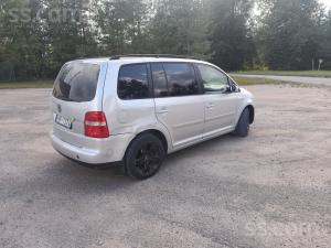 Pelēks Volkswagen Touran 2003 Madona, ar dzinēja tilpumu 1.90 L un nobraukumu 326 tūkst. km par 1300 €, foto 7 vietnē AUTOMOTO.COM.LV