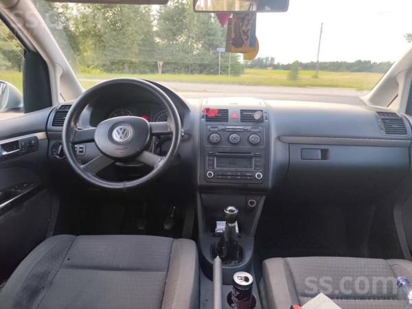 Серый Фольксваген Туран 2003 в Мадона, объемом двигателя 1.90 л и пробегом 326 тыс. км за 1300 €, фото 8 на AUTOMOTO.COM.LV