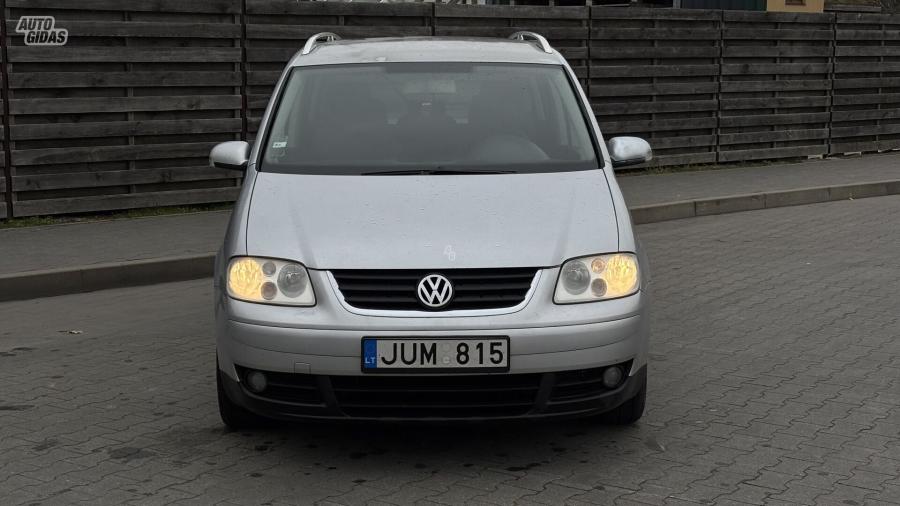 Pelēks Volkswagen Touran 2003 Šilutė, ar dzinēja tilpumu 2.00 L un nobraukumu 357 tūkst. km par 1450 €, foto 3 vietnē AUTOMOTO.COM.LV