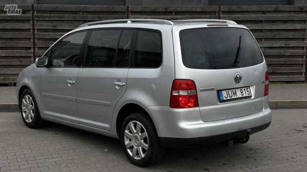 Volkswagen Touran 2003 Šilutė vietnē Pelēks Volkswagen Touran 2003 Šilutė, ar dzinēja tilpumu 2.00 L un nobraukumu 357 tūkst. km par 1450 €, foto 5 vietnē AUTOMOTO.COM.LV