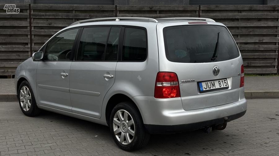 Pelēks Volkswagen Touran 2003 Šilutė, ar dzinēja tilpumu 2.00 L un nobraukumu 357 tūkst. km par 1450 €, foto 5 vietnē AUTOMOTO.COM.LV