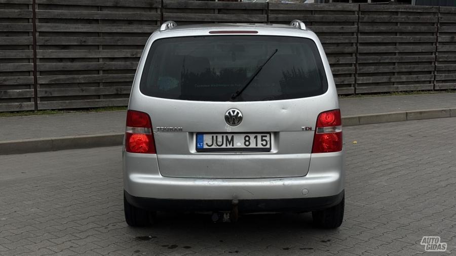Pelēks Volkswagen Touran 2003 Šilutė, ar dzinēja tilpumu 2.00 L un nobraukumu 357 tūkst. km par 1450 €, foto 6 vietnē AUTOMOTO.COM.LV