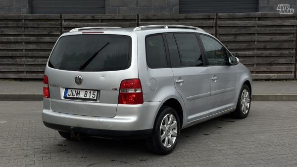 Volkswagen Touran 2003 Šilutė vietnē Pelēks Volkswagen Touran 2003 Šilutė, ar dzinēja tilpumu 2.00 L un nobraukumu 357 tūkst. km par 1450 €, foto 7 vietnē AUTOMOTO.COM.LV