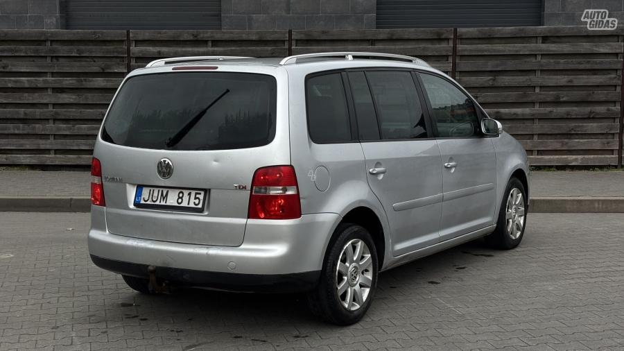 Pelēks Volkswagen Touran 2003 Šilutė, ar dzinēja tilpumu 2.00 L un nobraukumu 357 tūkst. km par 1450 €, foto 7 vietnē AUTOMOTO.COM.LV