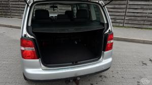 Pelēks Volkswagen Touran 2003 Šilutė, ar dzinēja tilpumu 2.00 L un nobraukumu 357 tūkst. km par 1450 €, foto 8 vietnē AUTOMOTO.COM.LV