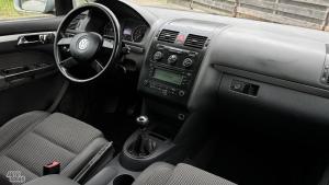 Pelēks Volkswagen Touran 2003 Šilutė, ar dzinēja tilpumu 2.00 L un nobraukumu 357 tūkst. km par 1450 €, foto 9 vietnē AUTOMOTO.COM.LV