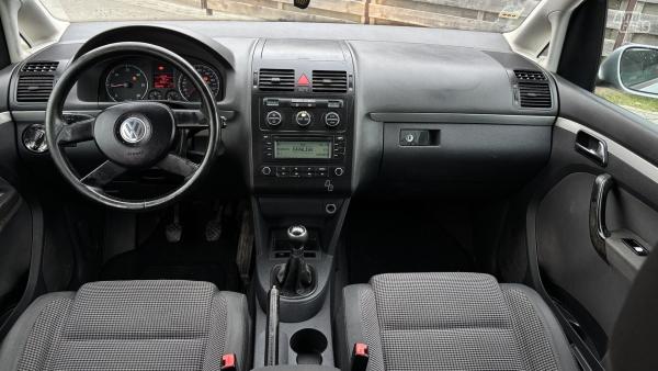 Volkswagen Touran 2003 Šilutė vietnē Pelēks Volkswagen Touran 2003 Šilutė, ar dzinēja tilpumu 2.00 L un nobraukumu 357 tūkst. km par 1450 €, foto 10 vietnē AUTOMOTO.COM.LV