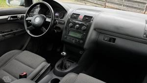 Pelēks Volkswagen Touran 2003 Šilutė, ar dzinēja tilpumu 2.00 L un nobraukumu 357 tūkst. km par 1450 €, foto 11 vietnē AUTOMOTO.COM.LV