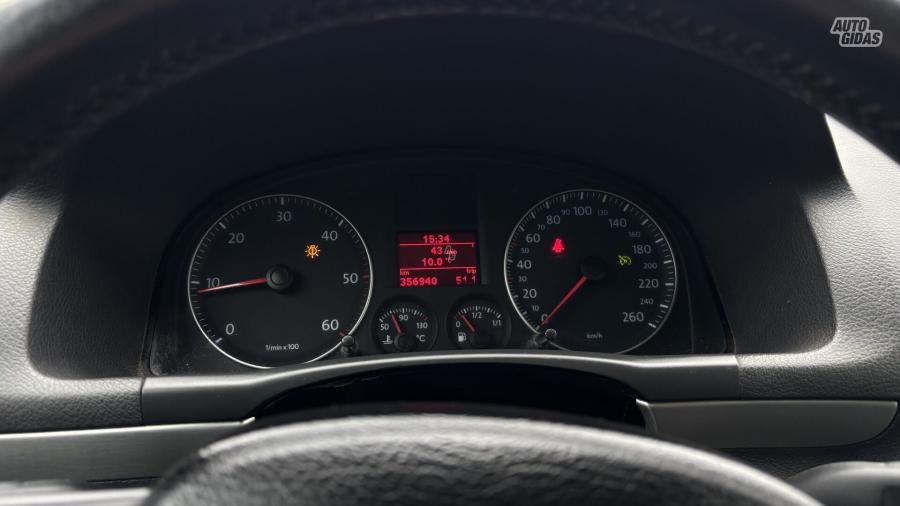 Pelēks Volkswagen Touran 2003 Šilutė, ar dzinēja tilpumu 2.00 L un nobraukumu 357 tūkst. km par 1450 €, foto 18 vietnē AUTOMOTO.COM.LV