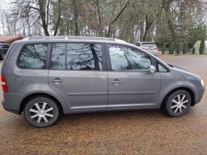 Grey Volkswagen Touran 2004 in Panevezys, with an engine capacity of 2.00 L and mileage of 299 thousand km for 2950 €, photo 9 on AUTOMOTO.COM.LV