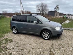 Grey Volkswagen Touran 2004 in Klaipeda, with an engine capacity of 1.90 L and mileage of 346 thousand km for 1750 €, photo 2 on AUTOMOTO.COM.LV
