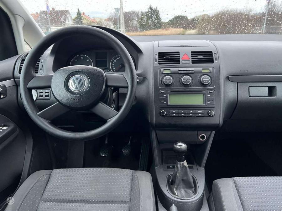 Grey Volkswagen Touran 2004 in Klaipeda, with an engine capacity of 1.90 L and mileage of 346 thousand km for 1750 €, photo 11 on AUTOMOTO.COM.LV