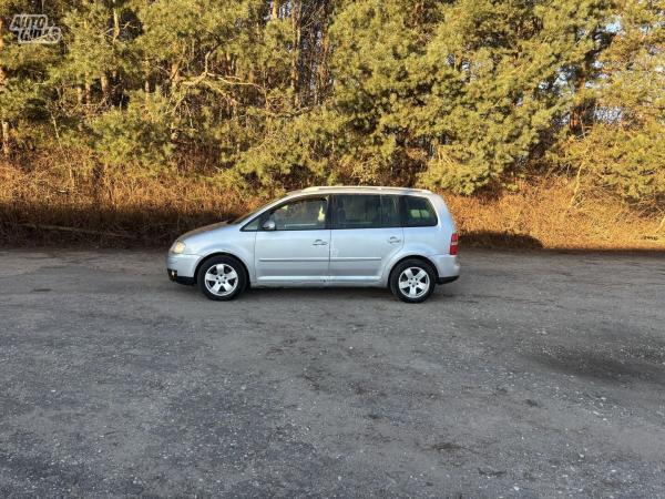 Pelēks Volkswagen Touran 2004 Anykščiai, ar dzinēja tilpumu 2.00 L un nobraukumu 356 tūkst. km par 850 €, foto 2 vietnē AUTOMOTO.COM.LV
