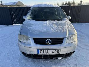 Pelēks Volkswagen Touran 2004 Šauļi, ar dzinēja tilpumu 1.97 L un nobraukumu 398 tūkst. km par 600 €, foto 2 vietnē AUTOMOTO.COM.LV