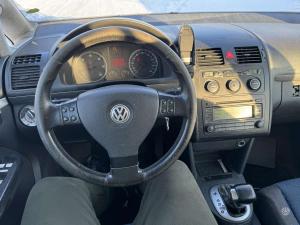 Pelēks Volkswagen Touran 2004 Šauļi, ar dzinēja tilpumu 1.97 L un nobraukumu 398 tūkst. km par 600 €, foto 10 vietnē AUTOMOTO.COM.LV