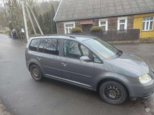 Pelēks Volkswagen Touran 2004 Viļņa, ar dzinēja tilpumu 1.90 L un nobraukumu 340 tūkst. km par 1500 €, foto 3 vietnē AUTOMOTO.COM.LV