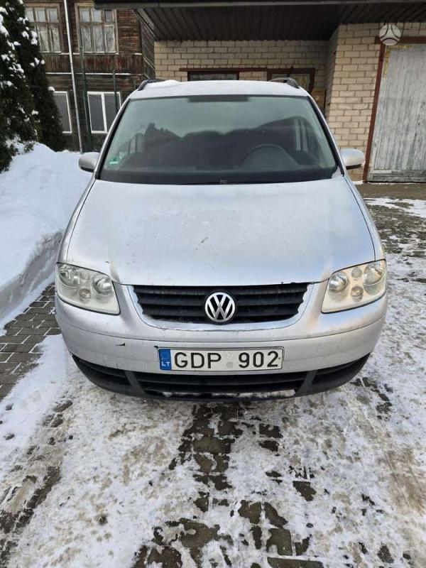 Grey Volkswagen Touran 2004 in Kaunas, with an engine capacity of 1.90 L and mileage of 339 thousand km for 2200 €, photo 3 on AUTOMOTO.COM.LV