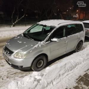 Pelēks Volkswagen Touran 2004 Šilutė, ar dzinēja tilpumu 2.00 L un nobraukumu 320 tūkst. km par 1550 €, foto  vietnē AUTOMOTO.COM.LV