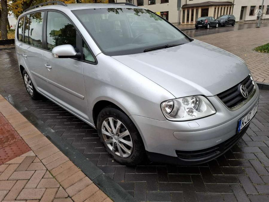 Pelēks Volkswagen Touran 2004 Palanga, ar dzinēja tilpumu 1.90 L un nobraukumu 266 tūkst. km par 1850 €, foto 2 vietnē AUTOMOTO.COM.LV