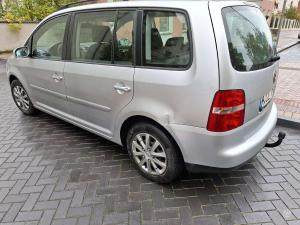 Pelēks Volkswagen Touran 2004 Palanga, ar dzinēja tilpumu 1.90 L un nobraukumu 266 tūkst. km par 1850 €, foto 5 vietnē AUTOMOTO.COM.LV