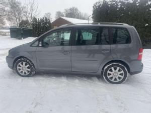 Grey Volkswagen Touran 2004 in Kaisiadorys, with an engine capacity of 1.97 L and mileage of 320 thousand km for 1950 €, photo 2 on AUTOMOTO.COM.LV