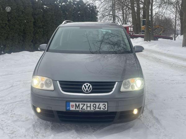 Pelēks Volkswagen Touran 2004 Kaišiadorys, ar dzinēja tilpumu 1.97 L un nobraukumu 320 tūkst. km par 1950 €, foto 3 vietnē AUTOMOTO.COM.LV