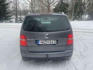 Grey Volkswagen Touran 2004 in Kaisiadorys, with an engine capacity of 1.97 L and mileage of 320 thousand km for 1950 €, photo 6 on AUTOMOTO.COM.LV