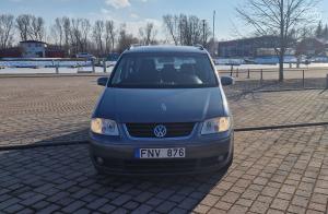 Pelēks Volkswagen Touran 2004 Šilutė, ar dzinēja tilpumu 1.90 L un nobraukumu 402 tūkst. km par 1850 €, foto  vietnē AUTOMOTO.COM.LV