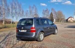 Grey Volkswagen Touran 2004 in Silute, with an engine capacity of 1.90 L and mileage of 402 thousand km for 1850 €, photo 13 on AUTOMOTO.COM.LV