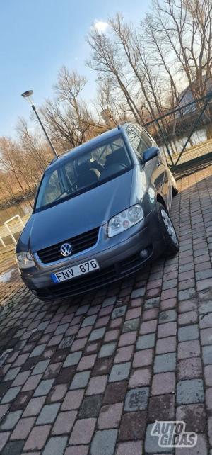 Grey Volkswagen Touran 2004 in Silute, with an engine capacity of 1.90 L and mileage of 402 thousand km for 1850 €, photo 22 on AUTOMOTO.COM.LV