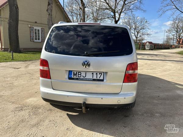 Grey Volkswagen Touran 2004 in Vilnius, with an engine capacity of 2.00 L and mileage of 283 thousand km for 1400 €, photo 6 on AUTOMOTO.COM.LV
