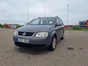 Grey Volkswagen Touran 2004 in Telschi, with an engine capacity of 1.90 L and mileage of 300 thousand km for 899 €, photo 4 on AUTOMOTO.COM.LV