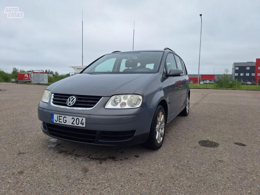 Grey Volkswagen Touran 2004 in Telschi, with an engine capacity of 1.90 L and mileage of 300 thousand km for 899 €, photo 4 on AUTOMOTO.COM.LV