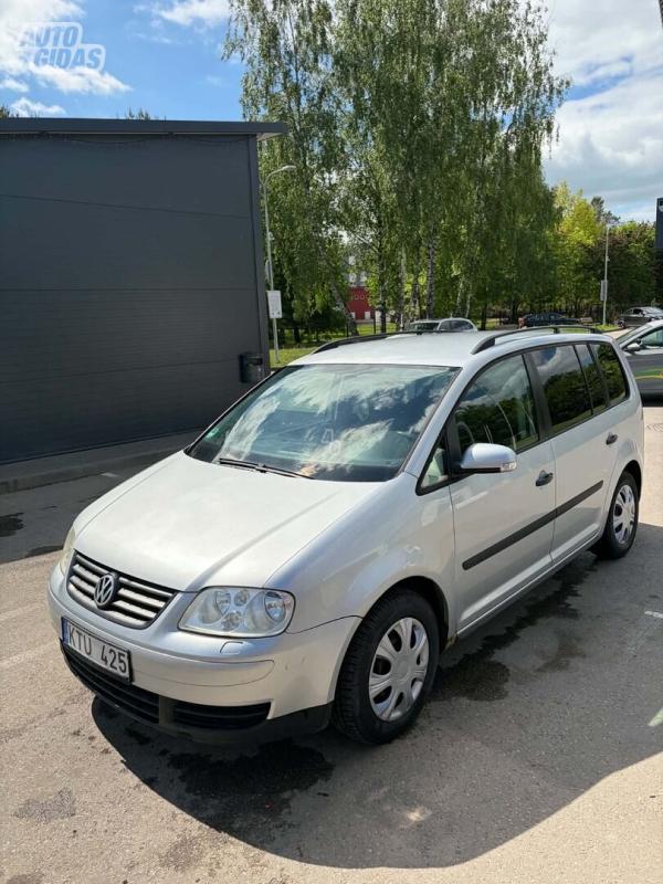 Grey Volkswagen Touran 2004 in Kaunas, with an engine capacity of 1.60 L and mileage of 257 thousand km for 1500 €, photo 2 on AUTOMOTO.COM.LV