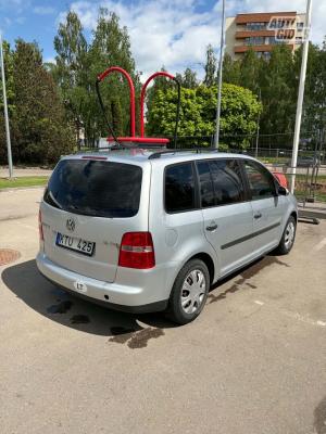 Pelēks Volkswagen Touran 2004 Kauņa, ar dzinēja tilpumu 1.60 L un nobraukumu 257 tūkst. km par 1500 €, foto 4 vietnē AUTOMOTO.COM.LV