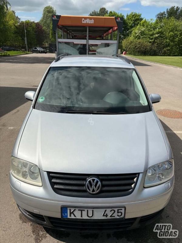 Grey Volkswagen Touran 2004 in Kaunas, with an engine capacity of 1.60 L and mileage of 257 thousand km for 1500 €, photo 5 on AUTOMOTO.COM.LV