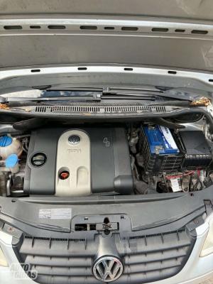 Pelēks Volkswagen Touran 2004 Kauņa, ar dzinēja tilpumu 1.60 L un nobraukumu 257 tūkst. km par 1500 €, foto 14 vietnē AUTOMOTO.COM.LV