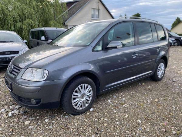 Pelēks Volkswagen Touran 2004 Biržai, ar dzinēja tilpumu 1.90 L un nobraukumu 263 tūkst. km par 2450 €, foto 1 vietnē AUTOMOTO.COM.LV