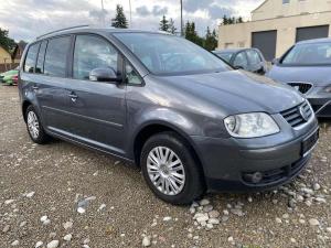 Grey Volkswagen Touran 2004 in Birzai, with an engine capacity of 1.90 L and mileage of 263 thousand km for 2450 €, photo 3 on AUTOMOTO.COM.LV