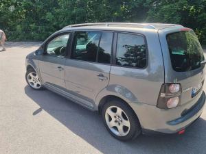 Pelēks Volkswagen Touran 2004 Kauņa, ar dzinēja tilpumu 2.00 L un nobraukumu 274 tūkst. km par 1900 €, foto 7 vietnē AUTOMOTO.COM.LV