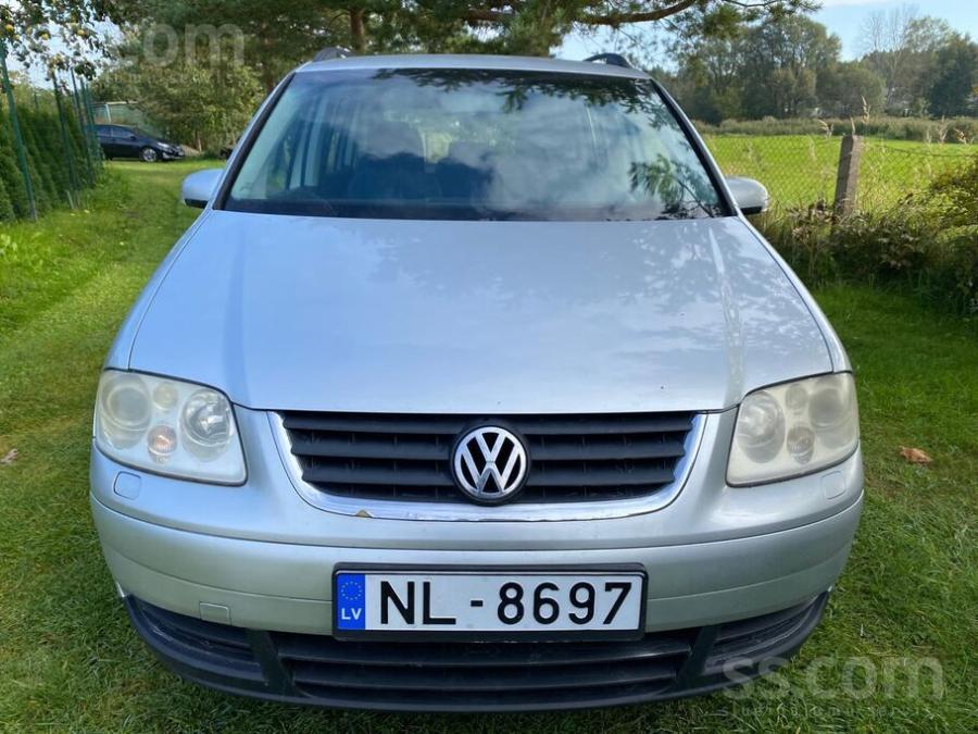 Pelēks Volkswagen Touran 2004 Jelgava, ar dzinēja tilpumu 1.60 L un nobraukumu 207 tūkst. km par 800 €, foto 1 vietnē AUTOMOTO.COM.LV