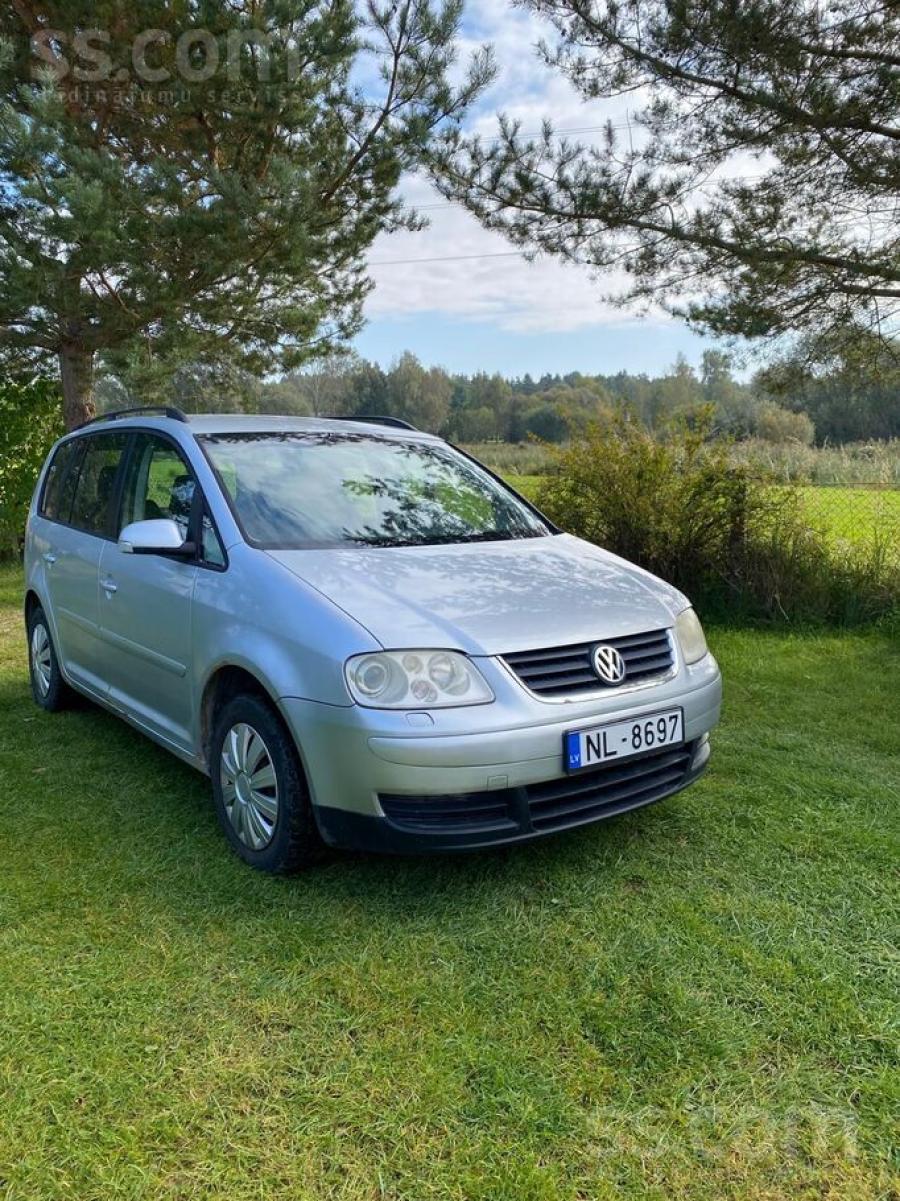 Pelēks Volkswagen Touran 2004 Jelgava, ar dzinēja tilpumu 1.60 L un nobraukumu 207 tūkst. km par 800 €, foto 3 vietnē AUTOMOTO.COM.LV