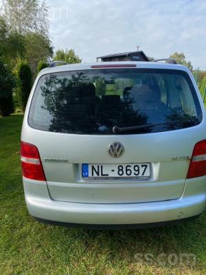 Pelēks Volkswagen Touran 2004 Jelgava, ar dzinēja tilpumu 1.60 L un nobraukumu 207 tūkst. km par 800 €, foto 4 vietnē AUTOMOTO.COM.LV