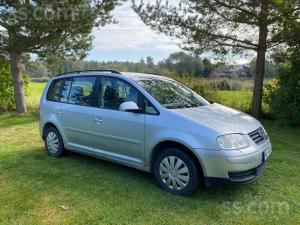 Pelēks Volkswagen Touran 2004 Jelgava, ar dzinēja tilpumu 1.60 L un nobraukumu 207 tūkst. km par 800 €, foto 5 vietnē AUTOMOTO.COM.LV